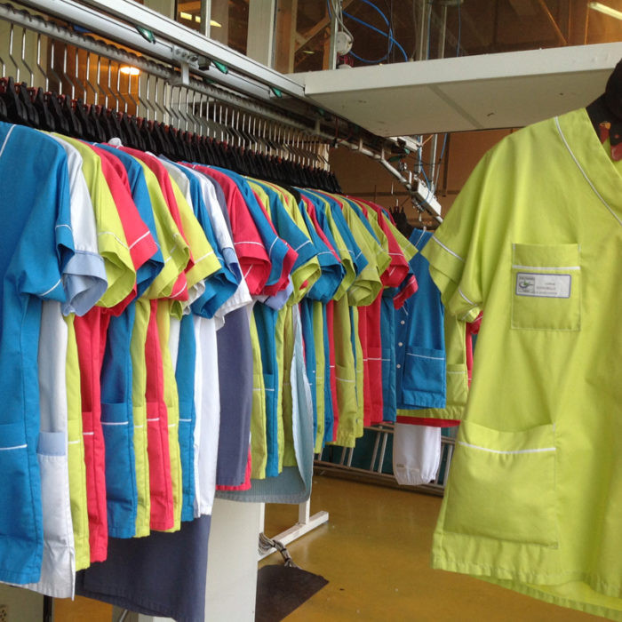 Collecte du linge professionnel, nettoyage et désinfection de vêtements ...